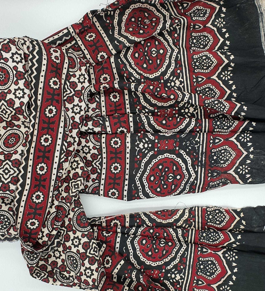 Sindhi Ajrak Stole – QUMAS